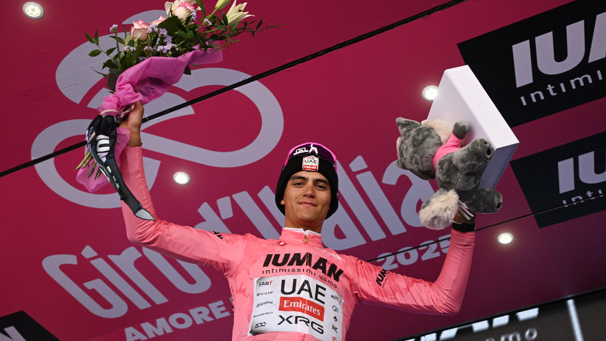 Isaac del Toro se sube al podio y está a dos etapas de coronarse en el ...