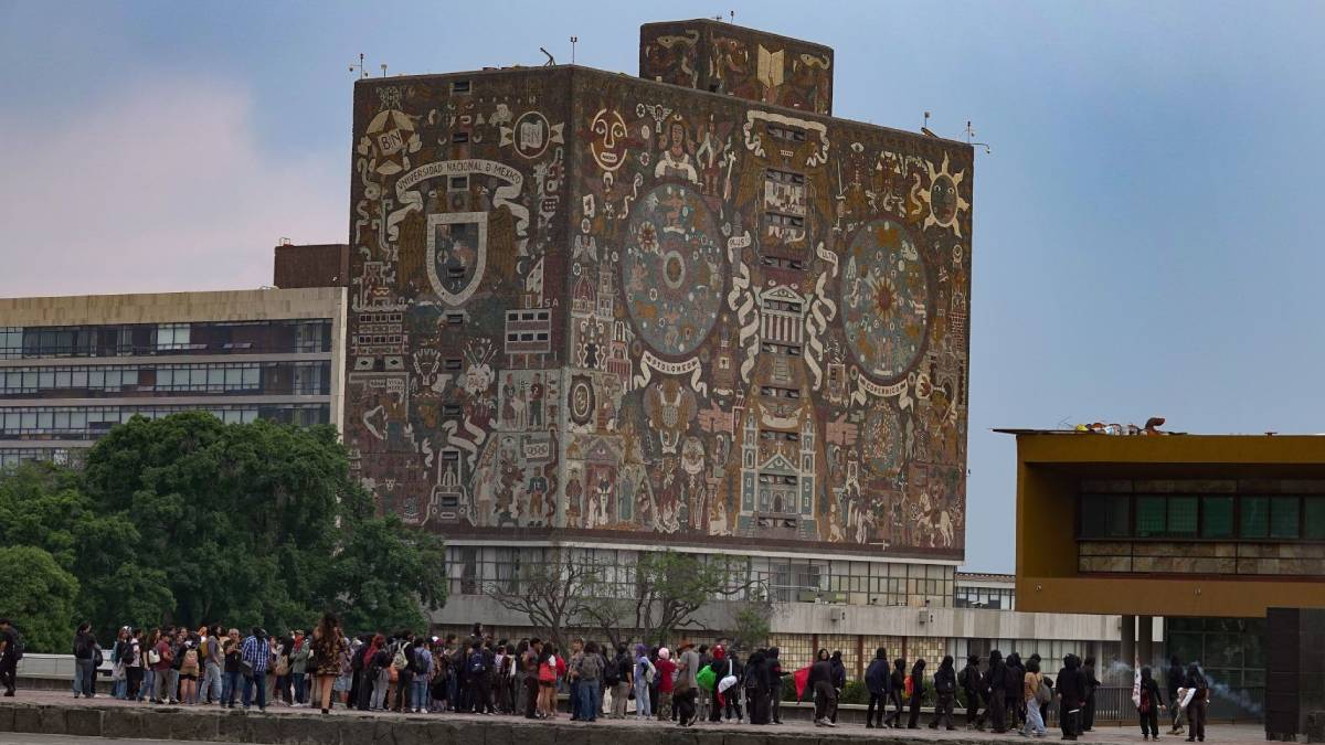 ¡Orgullo de Ecatepec! Anna Pérez, puntaje perfecto en examen de la UNAM ...