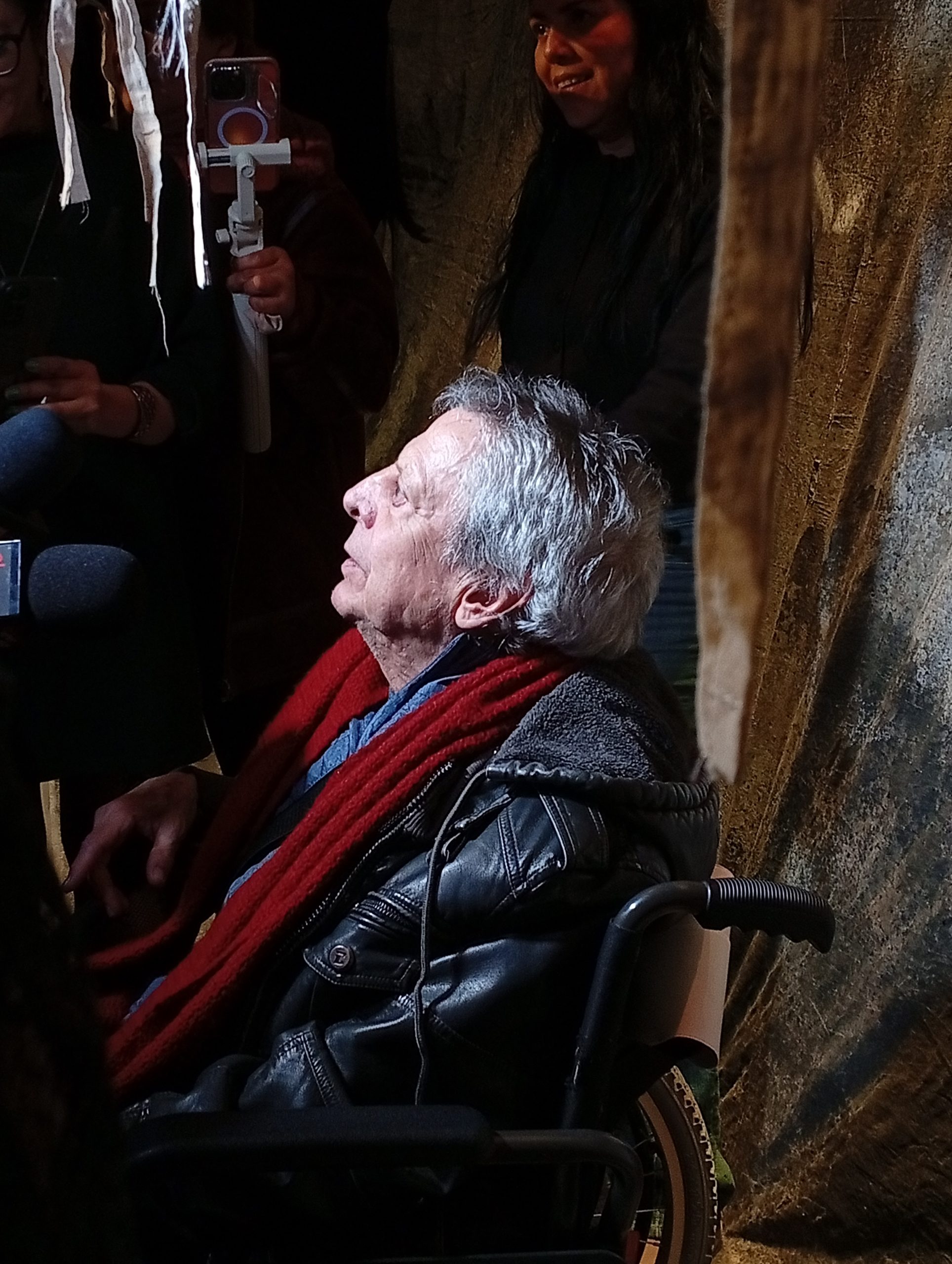 Defendiendo Al Cavernícola Inicia el Año Noche de Reyes Magos - El ...